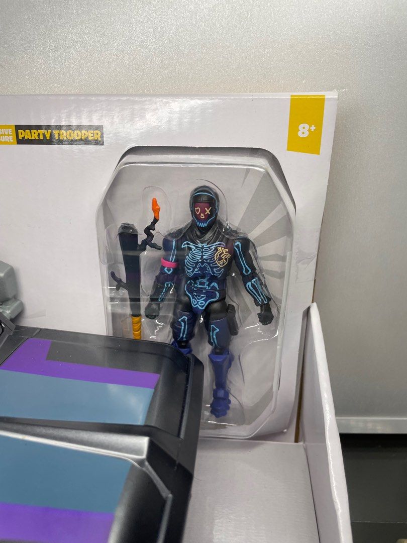 FORTNITE Figure Party Trooper with Pick up Truck, Hobbies & Toys, Toys ...