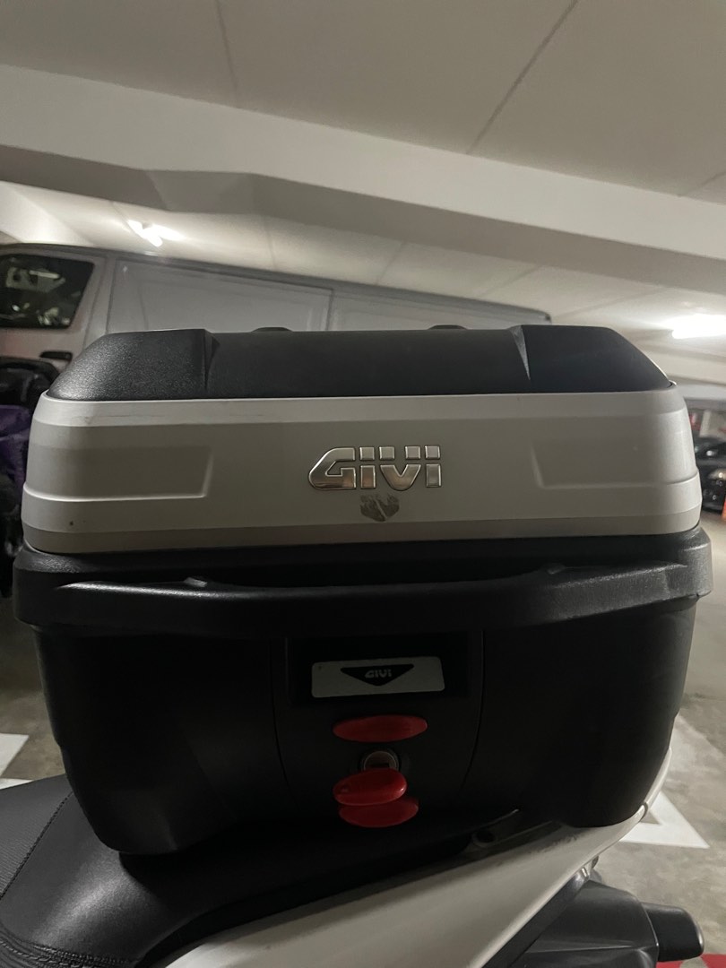 Givi box with rack and baseplate aerox, Motorcycles, Motorcycle ...