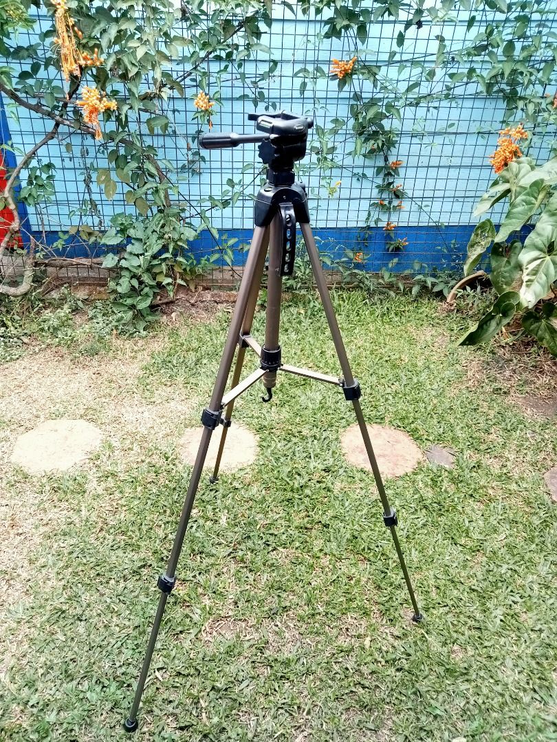Hama Camera Tripod Star 61, Photography, Cameras on Carousell