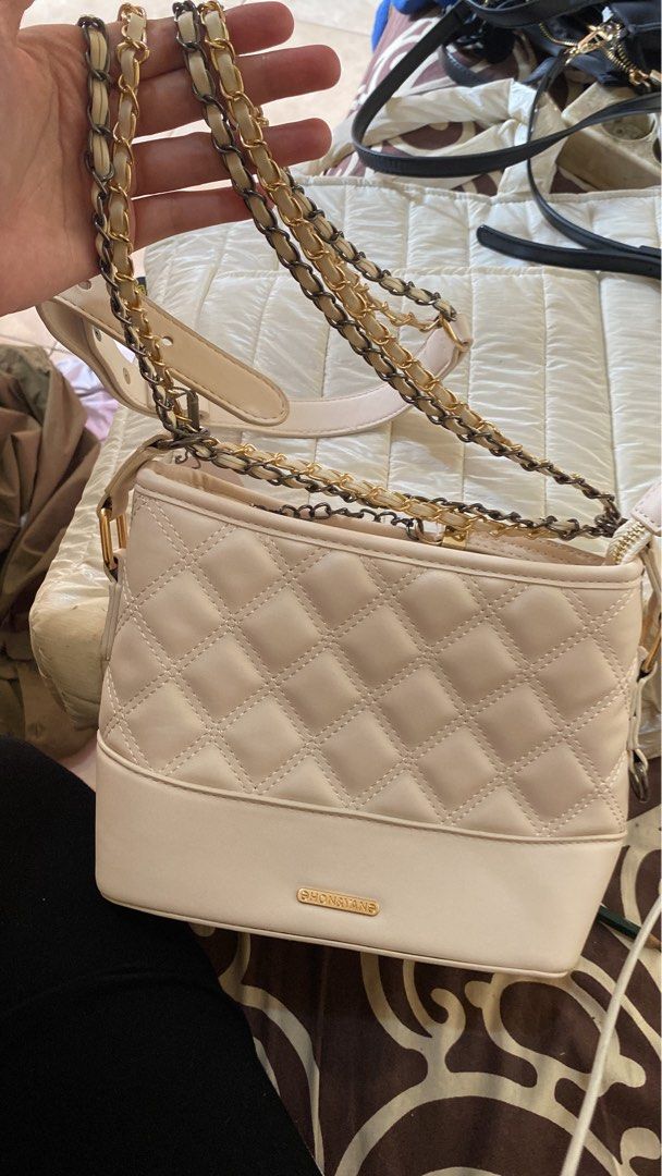 hon yan, Fesyen Wanita, Tas & Dompet di Carousell