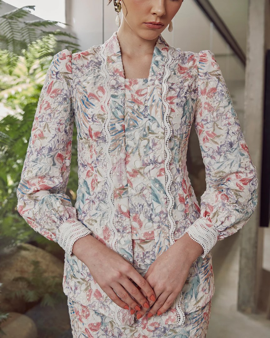 RENT 2023 INNAI RED THALIA (PINK) IN L SIZE, Women's Fashion, Muslimah ...