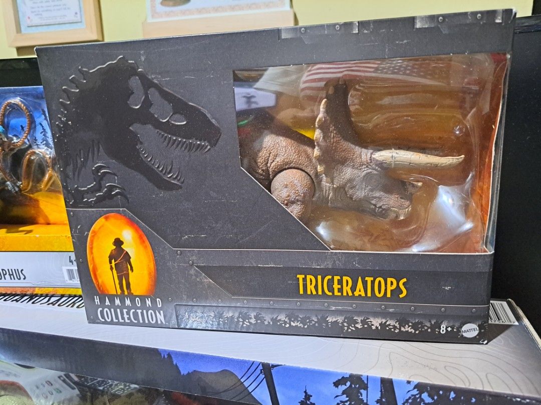 Jurassic World Hammond Collection Triceratops Dinosaur, Hobbies & Toys ...