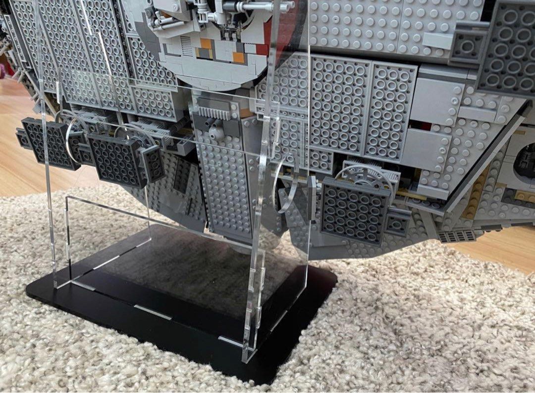 LEGO 75192 Millennium Falcon Star Wars Ultimate Collector Series ...