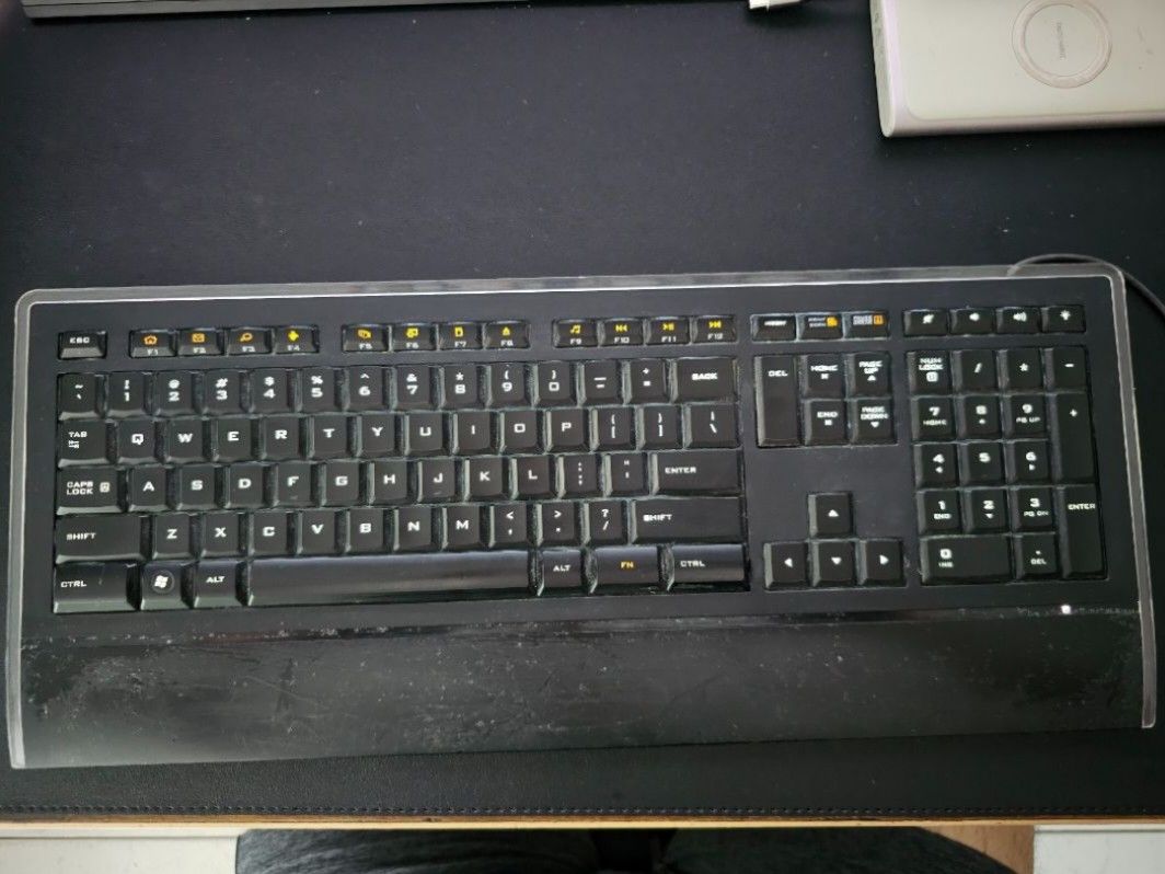 Logitech Illuminated Keyboard Usb With M705 Wireless Mouse Computers And Tech Parts