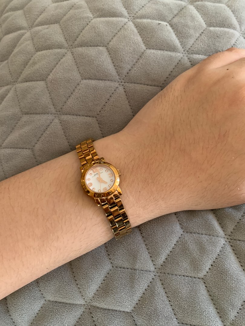 Marc Jacobs small face, Women's Fashion, Watches & Accessories, Watches ...