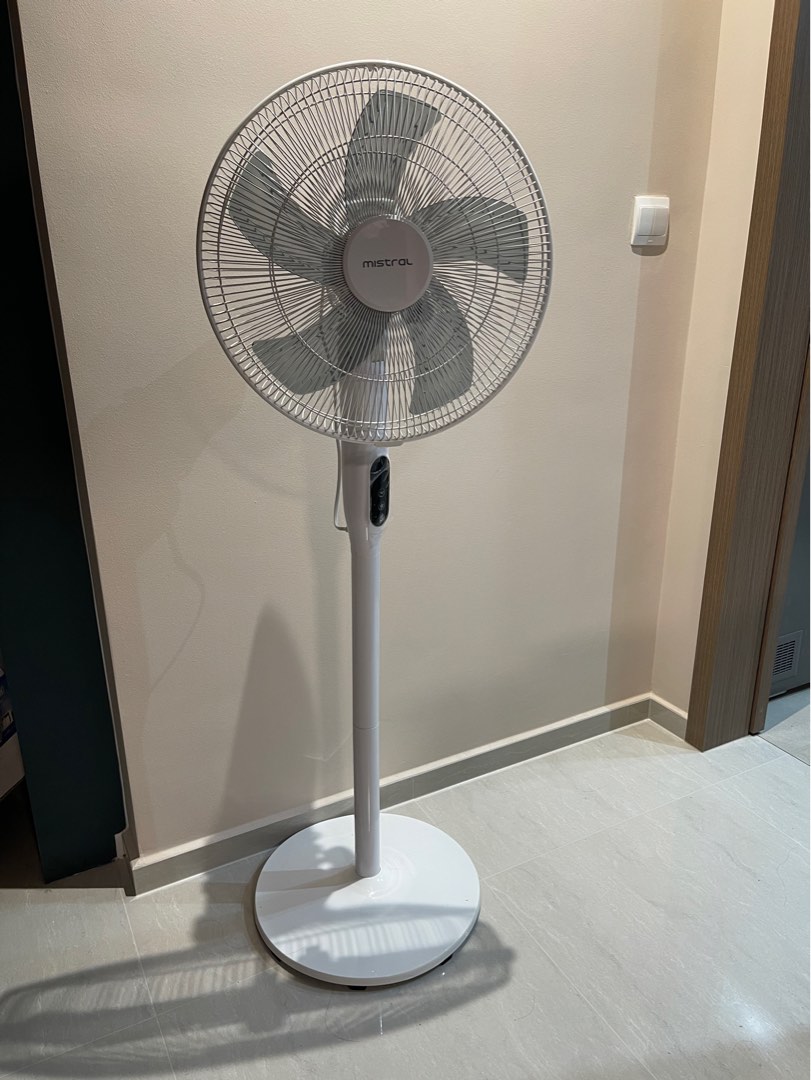 MISTRAL INVERTER STAND FAN WITH REMOTE CONTROL (16 INCH) MIF401R (WHITE ...