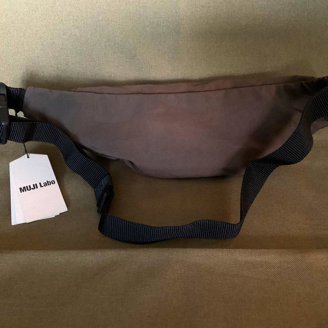 Muji Labo Ripple Nylon Waist Pouch Charcoal Gray, Men's Fashion, Bags ...