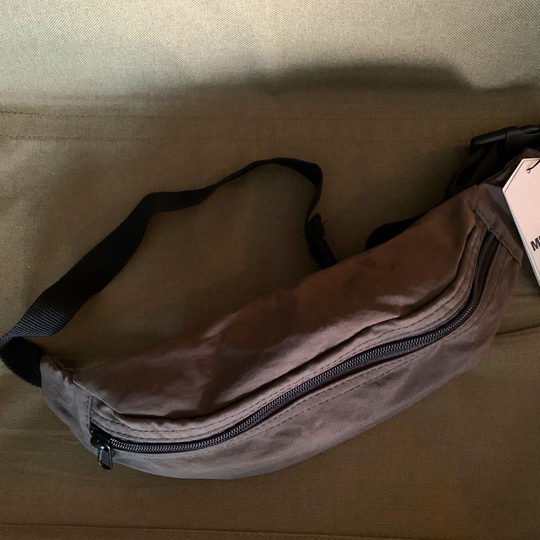 Muji Labo Ripple Nylon Waist Pouch Charcoal Gray, Men's Fashion, Bags ...