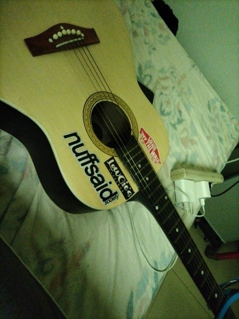 Music Go round Lumanog Acoustic Guitar, Hobbies & Toys, Music & Media ...