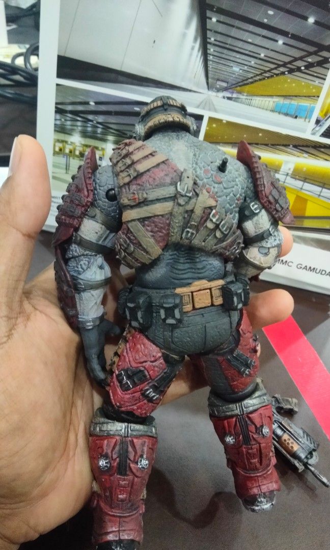 NECA Gears of War Grenadier Beast Rider Action Figure, Hobbies & Toys ...