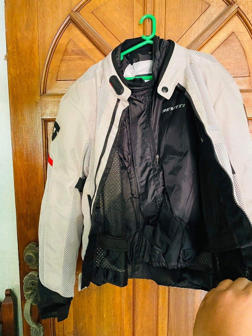 Revit jacket on Carousell