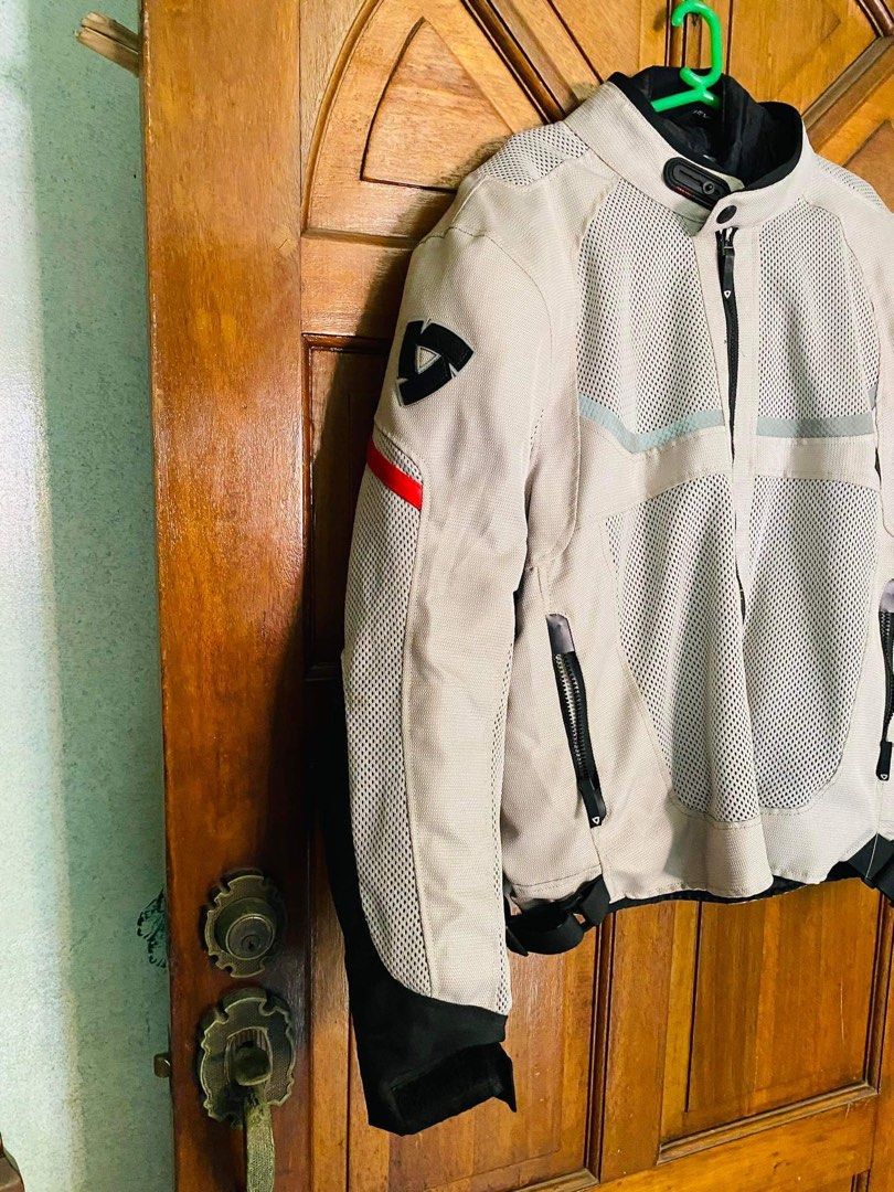 Revit jacket on Carousell