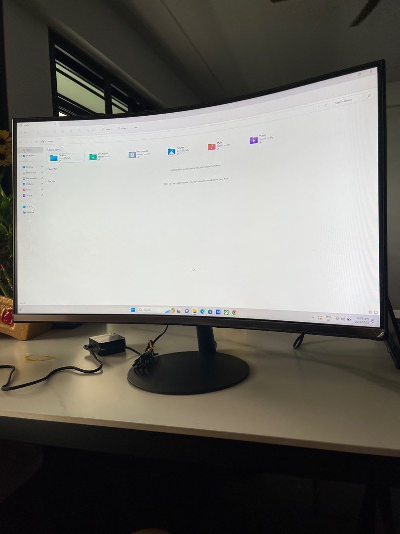 Samsung 32" inch Curved C32T550FDE 75Hz Curvature 1000R Bezeless design ...