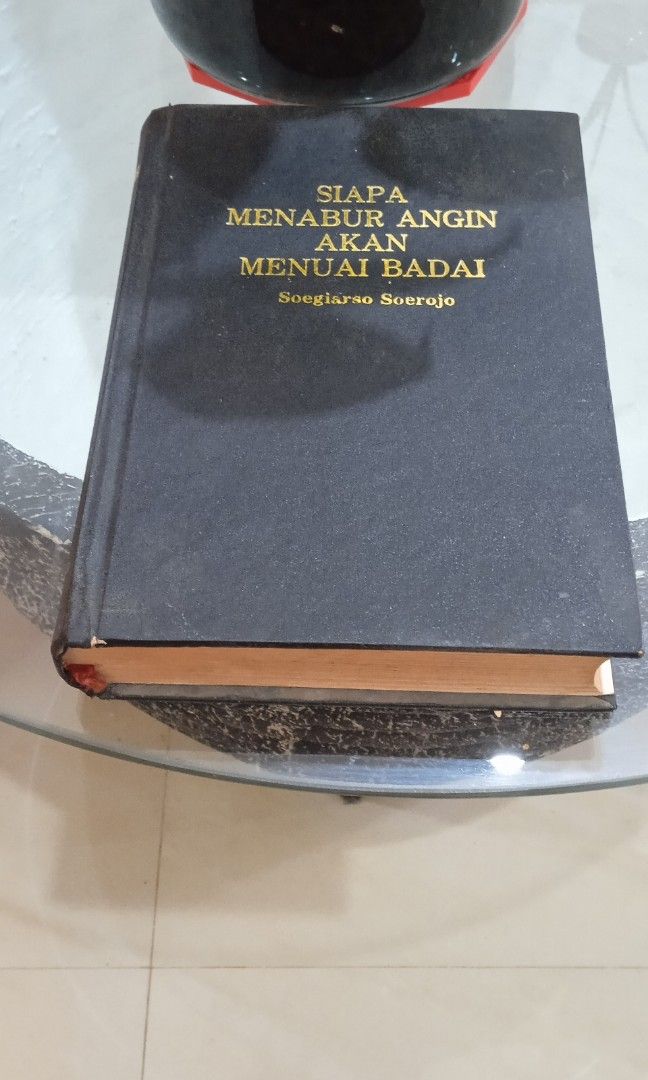 SIAPA MENABUR ANGIN AKAN MENUAI BADAI, Buku & Alat Tulis, Buku di Carousell