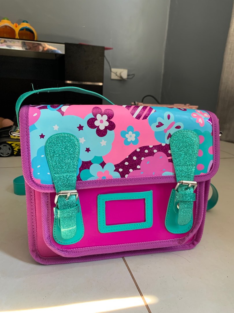 Smiggle bag, Babies & Kids, Babies & Kids Fashion on Carousell