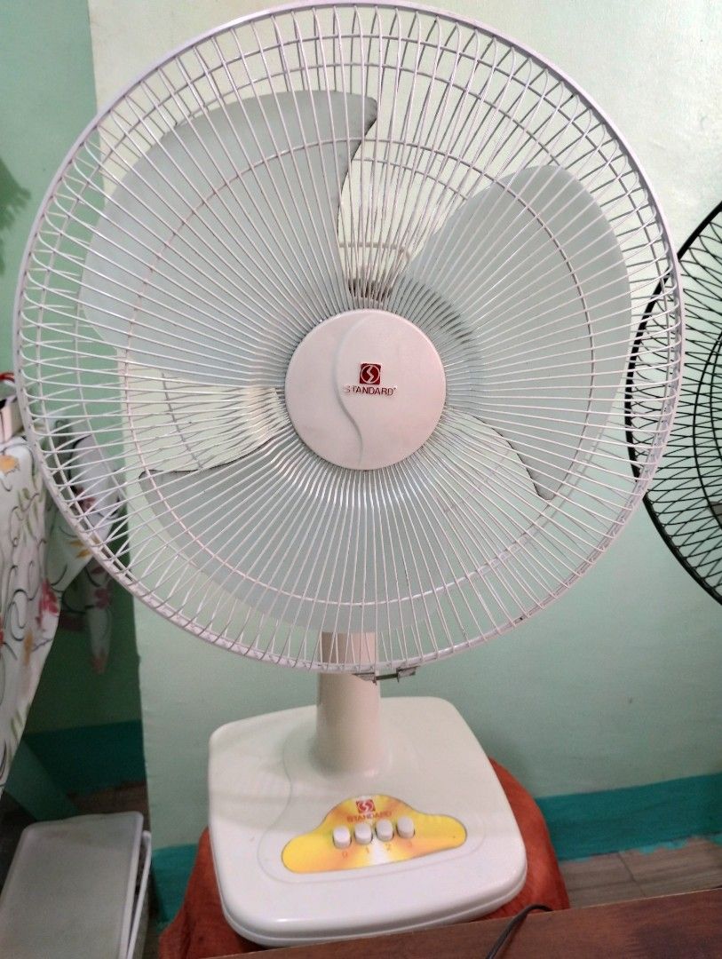 Standard Table fan on Carousell
