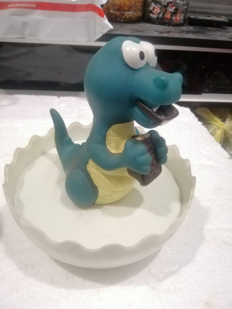 Tabung crispy, Hobbies & Toys, Collectibles & Memorabilia, Vintage ...