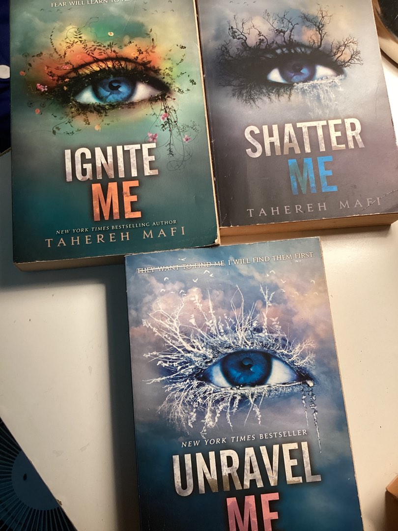 Tahereh Mafi Shatter Me, unravel me, ignite me, Hobbies & Toys, Books ...