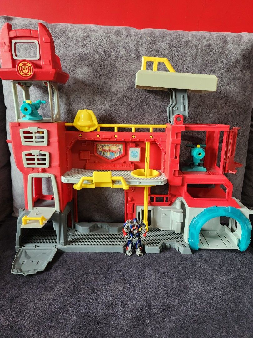 Transformers Rescue bot fire station and robots toy, Hobbies & Toys ...