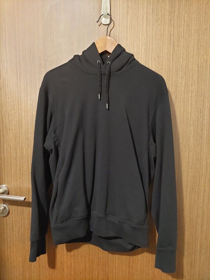 Uniqlo Hoodie Black, Men's Fashion, Coats, Jackets and Outerwear on ...