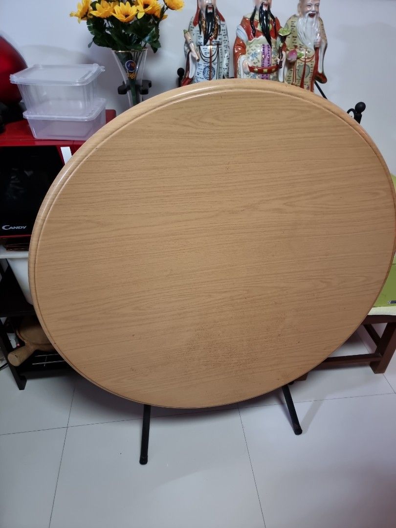 Used Round table, Furniture & Home Living, Furniture, Tables & Sets on ...