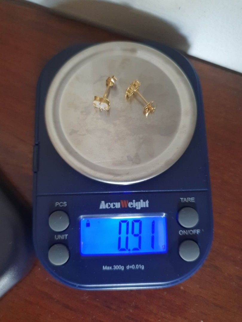 Vca 18k saudi gold, Women's Fashion, Jewelry & Organizers, Earrings on ...