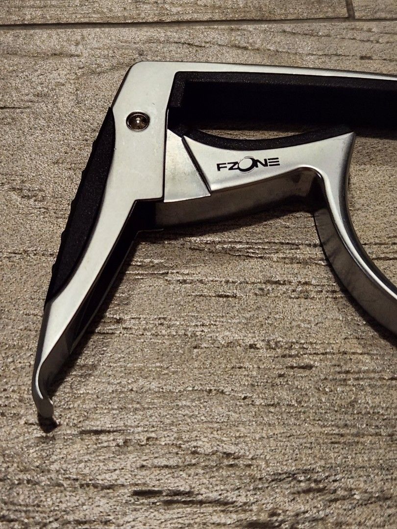 Vintage Marina Guitar + Guitar Stand + Fzone Capo, Hobbies & Toys ...