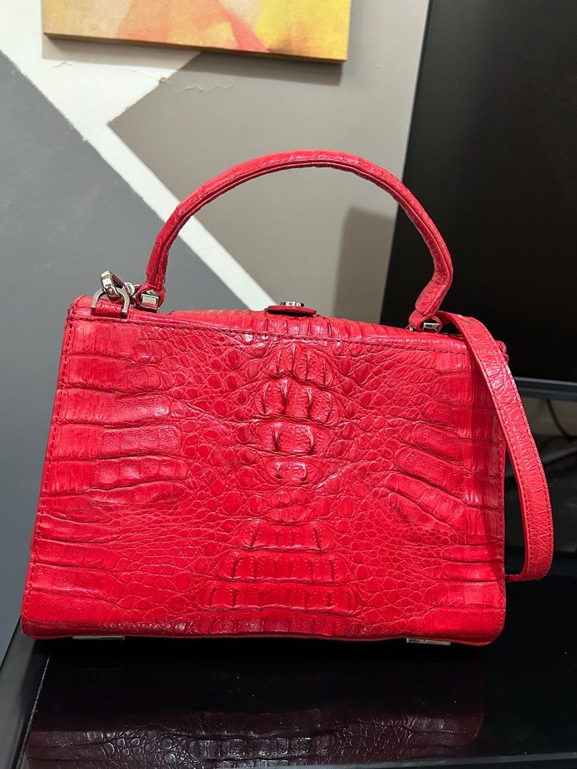 Zarmoi sling bag on Carousell