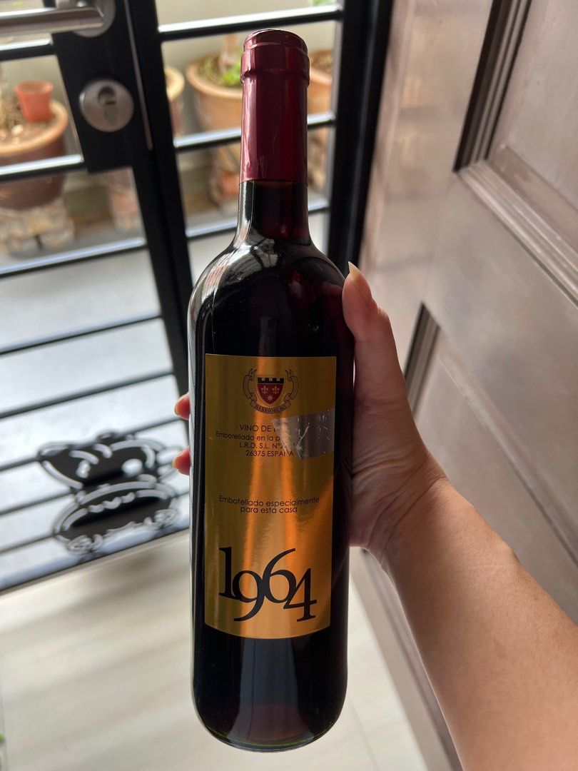 1964 Red wine 11% + Wheske non alcoholic, Food & Drinks, Alcoholic ...