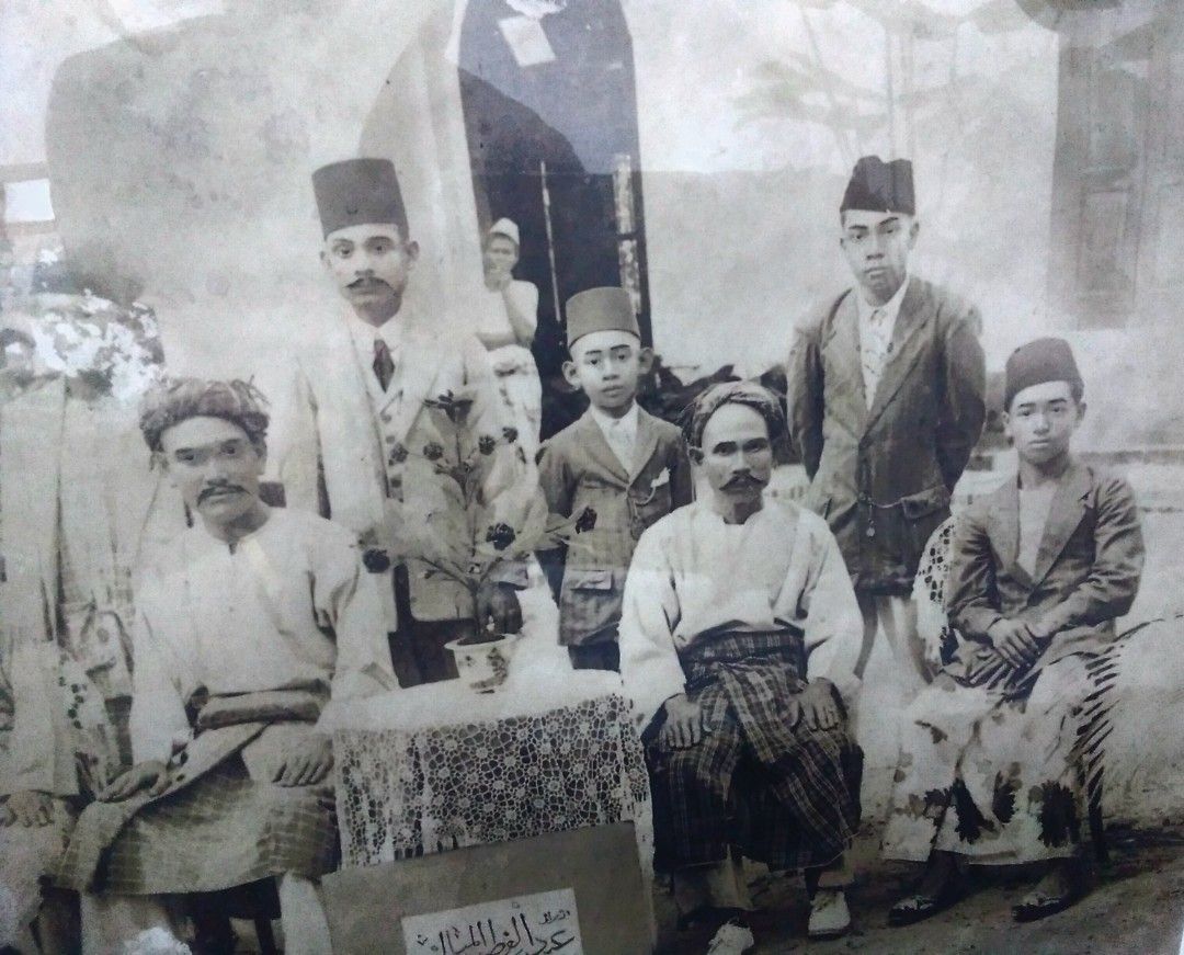 Antik big size original hari raya photo, Hobbies & Toys, Collectibles ...