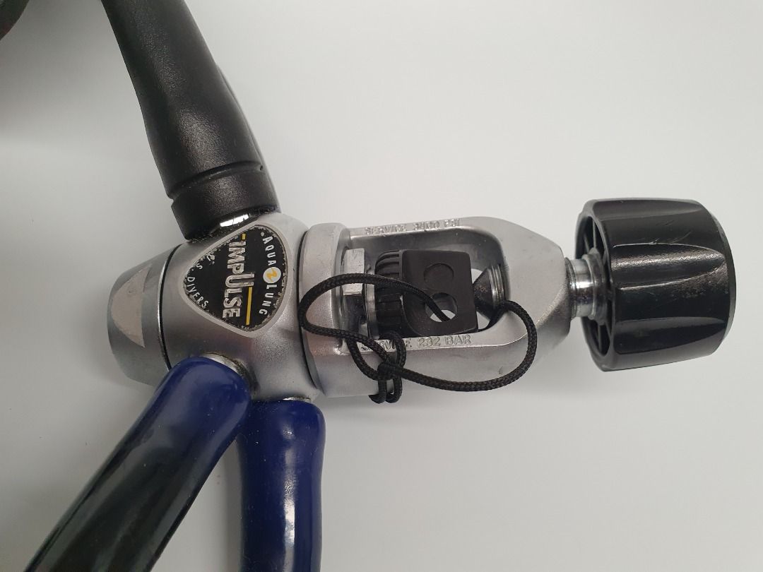 Aqualung US Divers Impulse scuba diving regulator set with dive ...