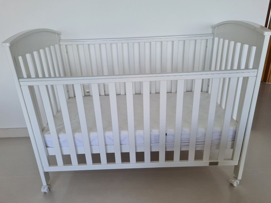 Babyhood Classic Curve Cot, Babies & Kids, Baby Nursery & Kids ...