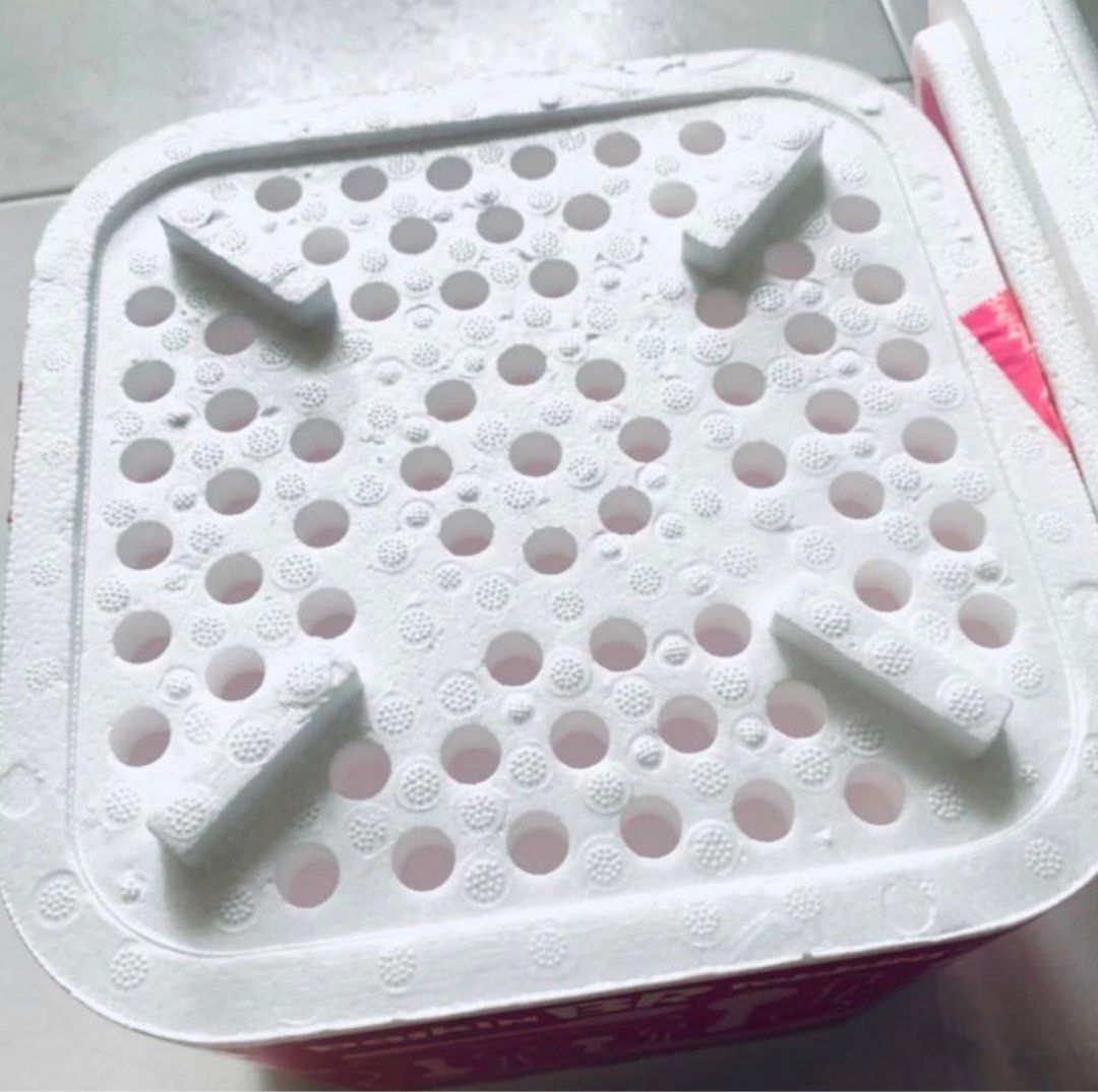 Baskin Robins Cooler Box, Everything Else on Carousell