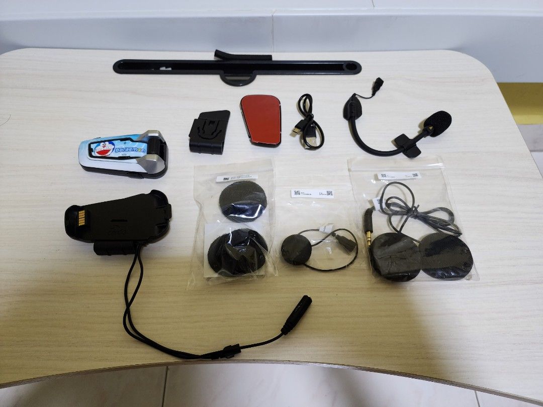 Cardo Packtalk Bold, Motorcycles, Motorcycle Apparel on Carousell