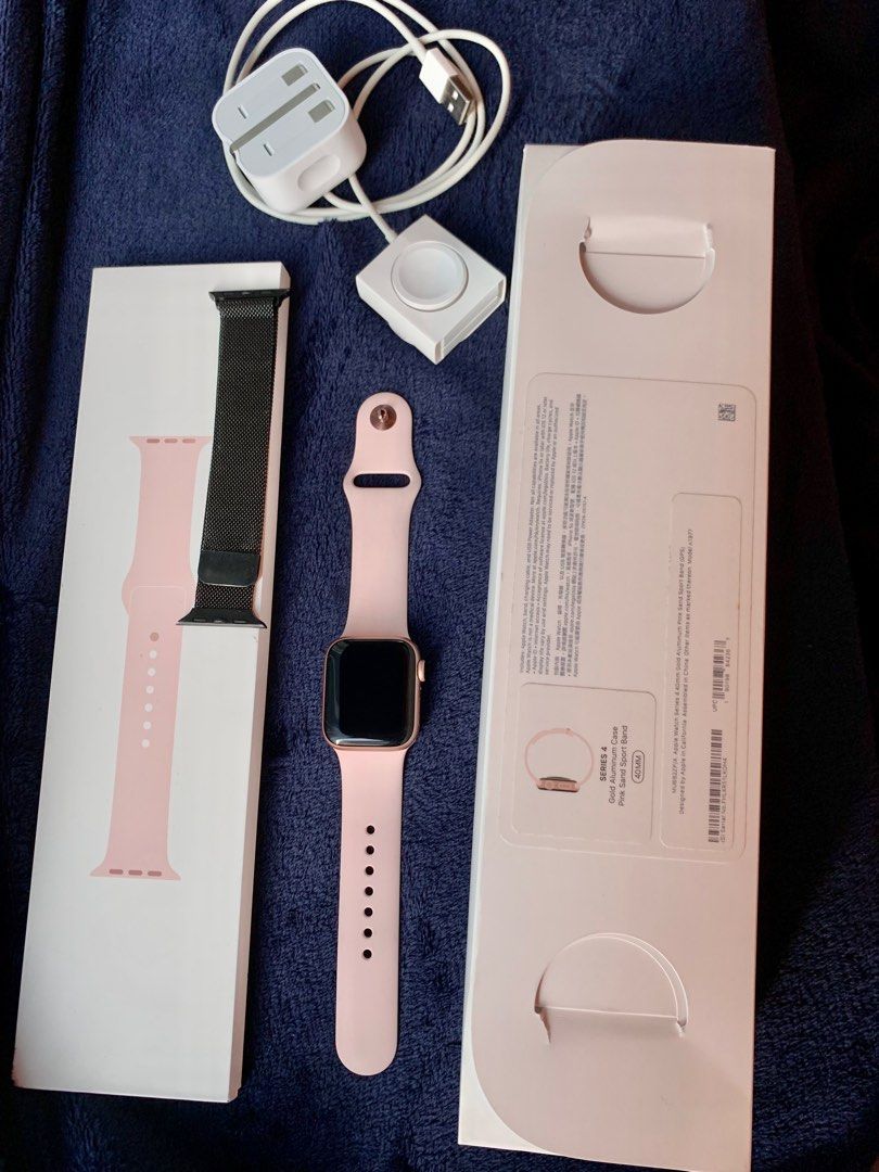 Complete package Apple Watch Series 4 Rose Gold (40mm) on Carousell