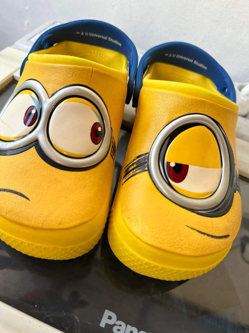 Crocs Minions, Babies & Kids, Babies & Kids Fashion on Carousell