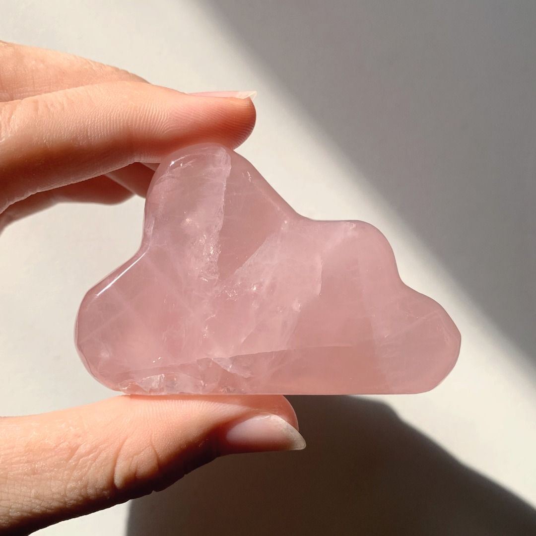 Crystal Cloud Carvings, Women's Fashion, Jewelry & Organisers, Precious ...