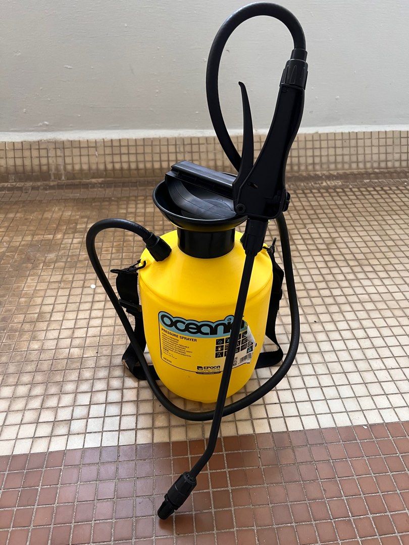 Epoca Oceania 5L Pressure Sprayer, Furniture & Home Living, Gardening, Gardening Tools ...