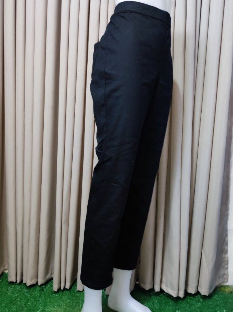 GU GARTERIZED TROUSER(LARGE and xl black sold), Women's Fashion ...