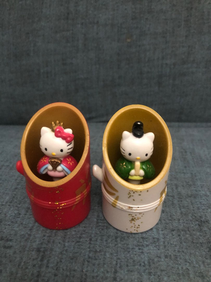 Hello kitty kimono fig on Carousell