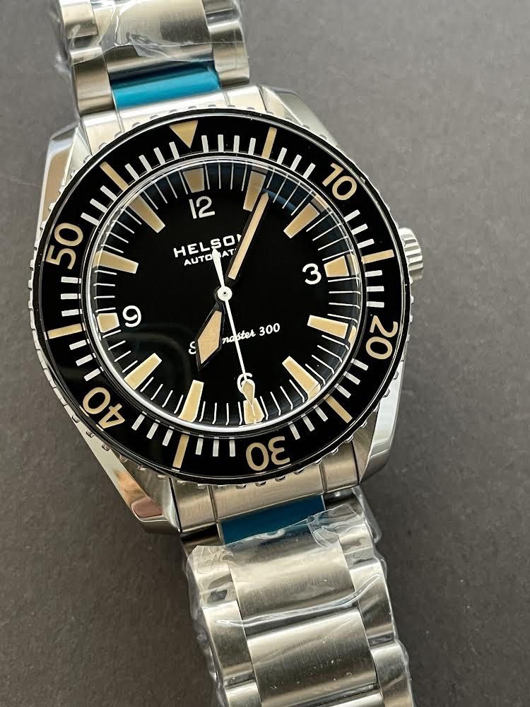 Helson Sharkmaster 300 Vintage Lume, Luxury, Watches on Carousell