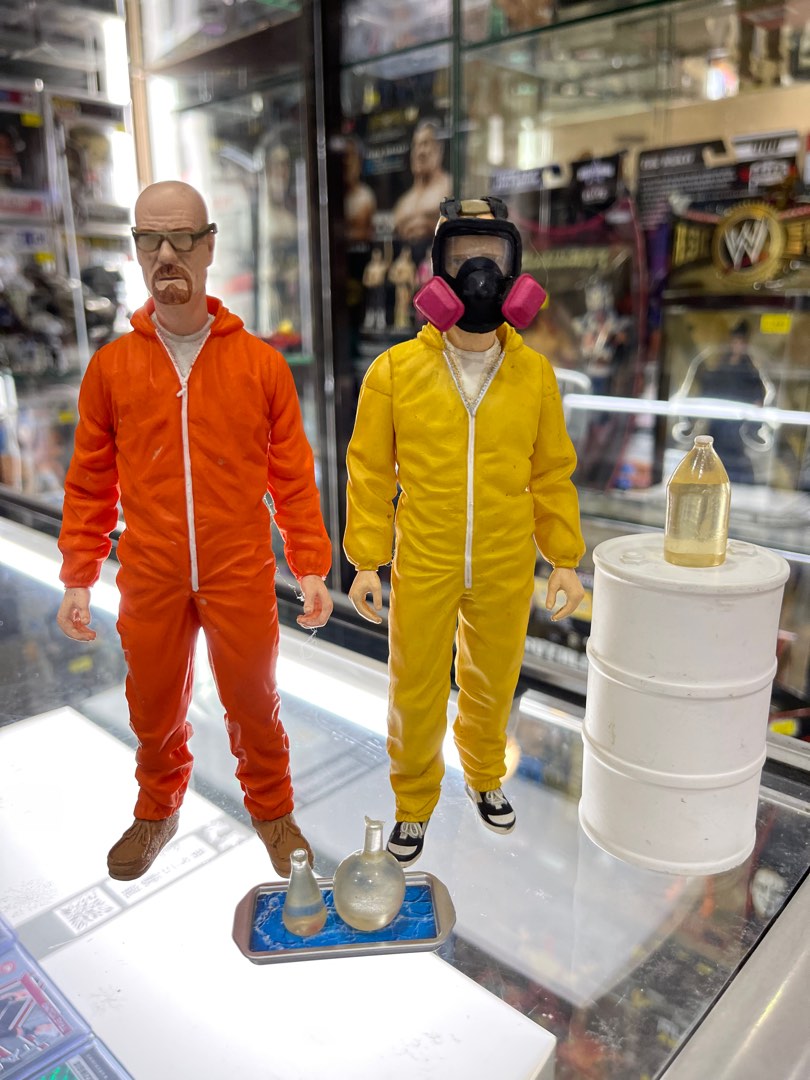Mezco Breaking Bad Heisenberg & Jessie Pinkman Set of Two, Hobbies ...