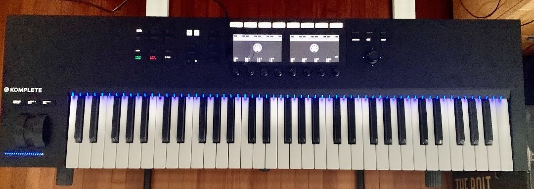 Native Instruments Komplete Kontrol S61 Keyboard MK2, Hobbies & Toys ...