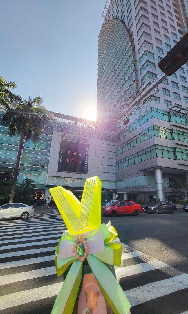 NCT WAYV LEEKBONG LIGHTSTICK, Hobbies & Toys, Memorabilia ...
