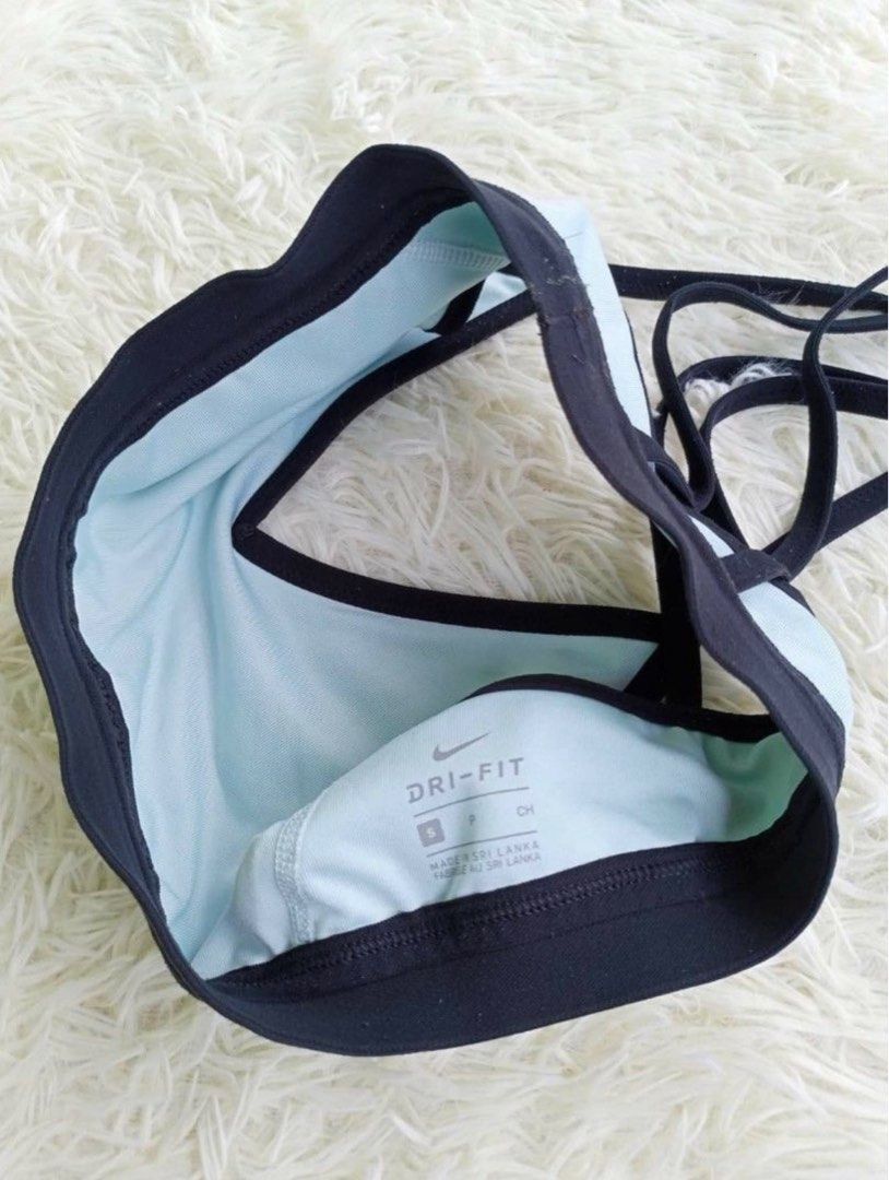Nike Halter Sport Bra, Olah Raga, Baju Olahraga di Carousell