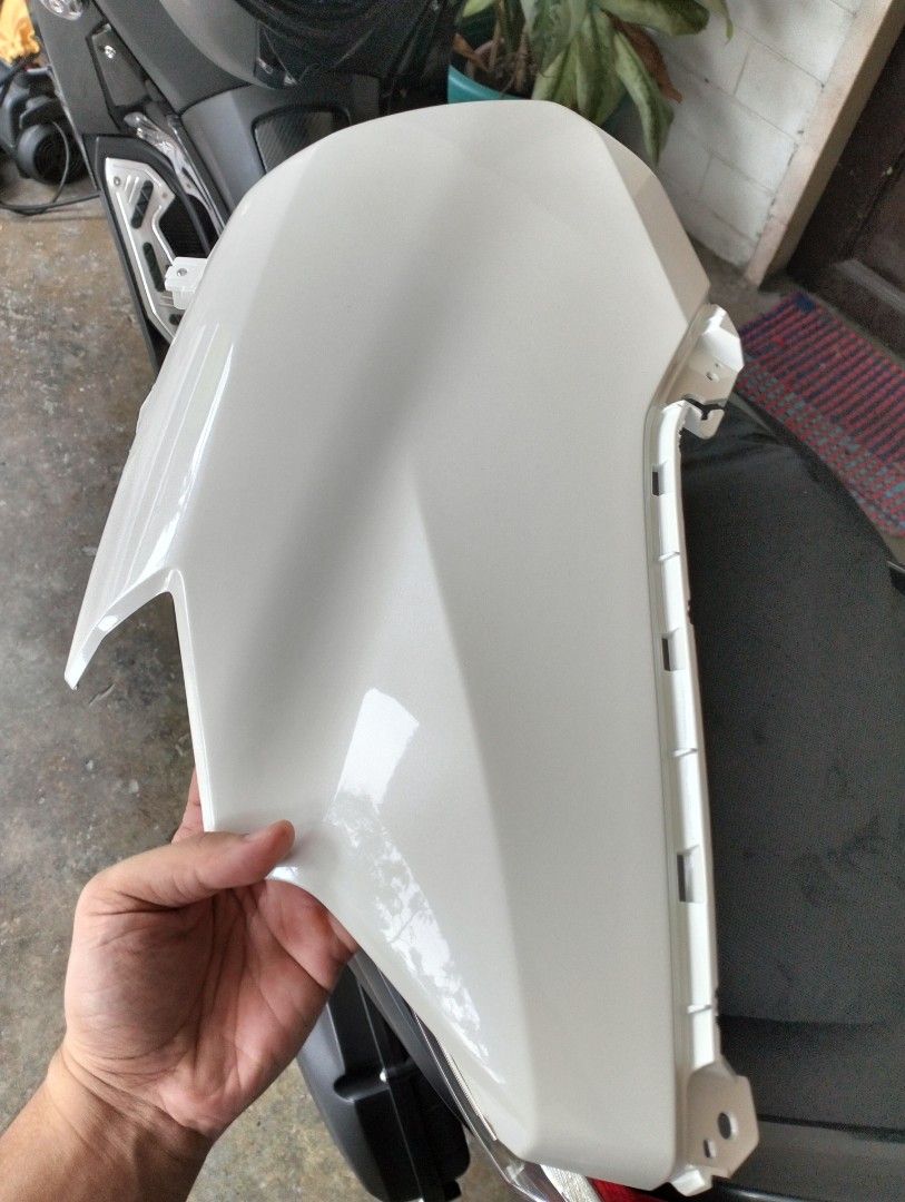NMAX V2 Original Pearl White Fairings Set, Motorbikes, Motorbike Parts ...