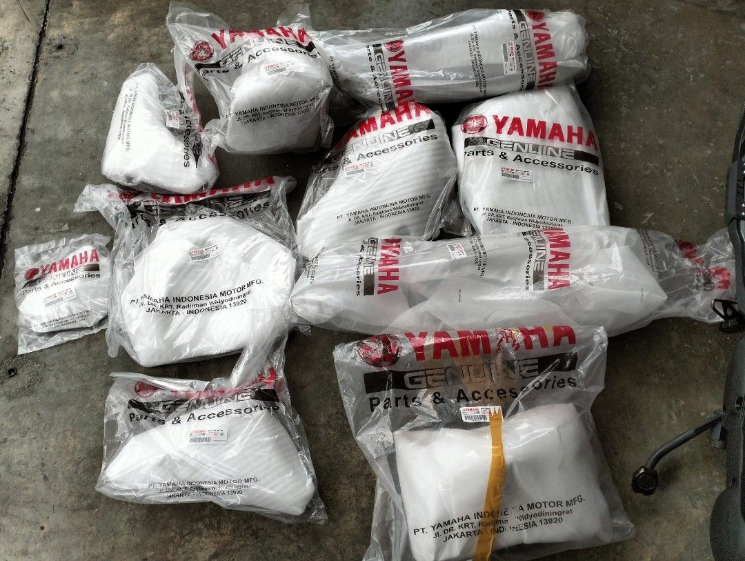 NMAX V2 Original Pearl White Fairings Set, Motorbikes, Motorbike Parts ...