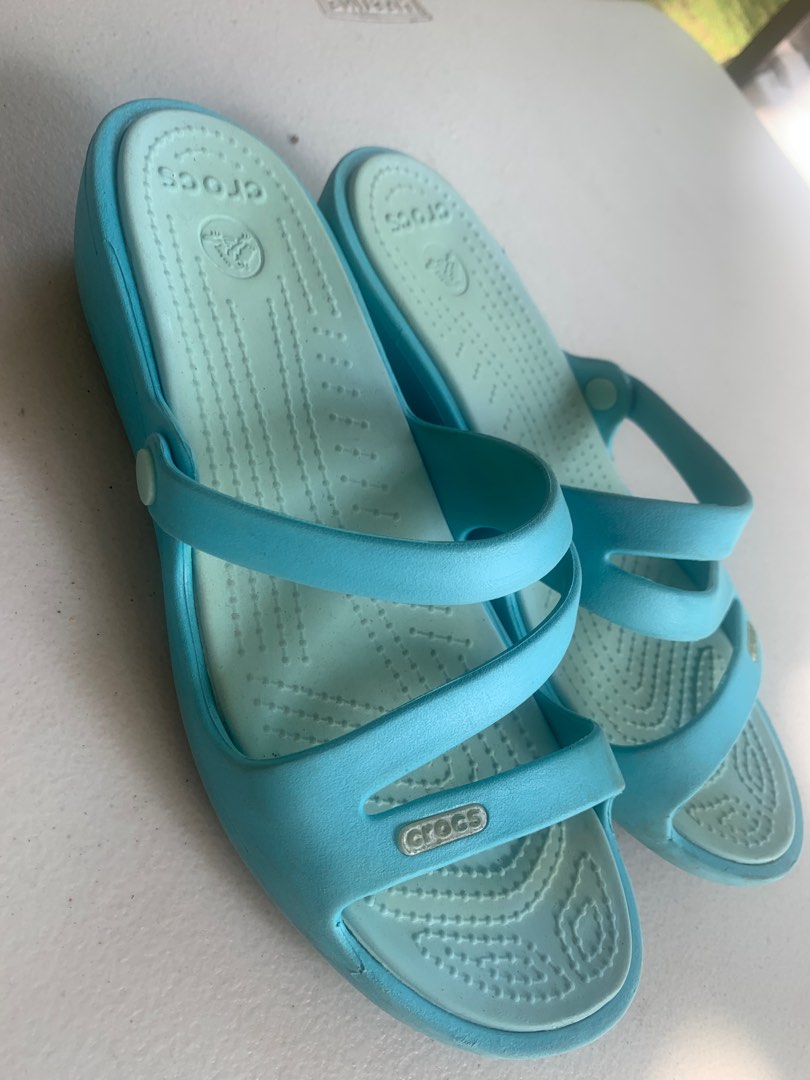 Original crocs, Women's Fashion, Footwear, Flats & Sandals on Carousell