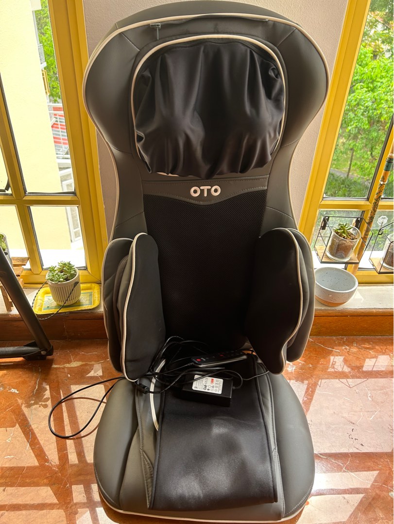 OTO MASSAGE CHAIR, Furniture & Home Living, Furniture, Chairs on Carousell