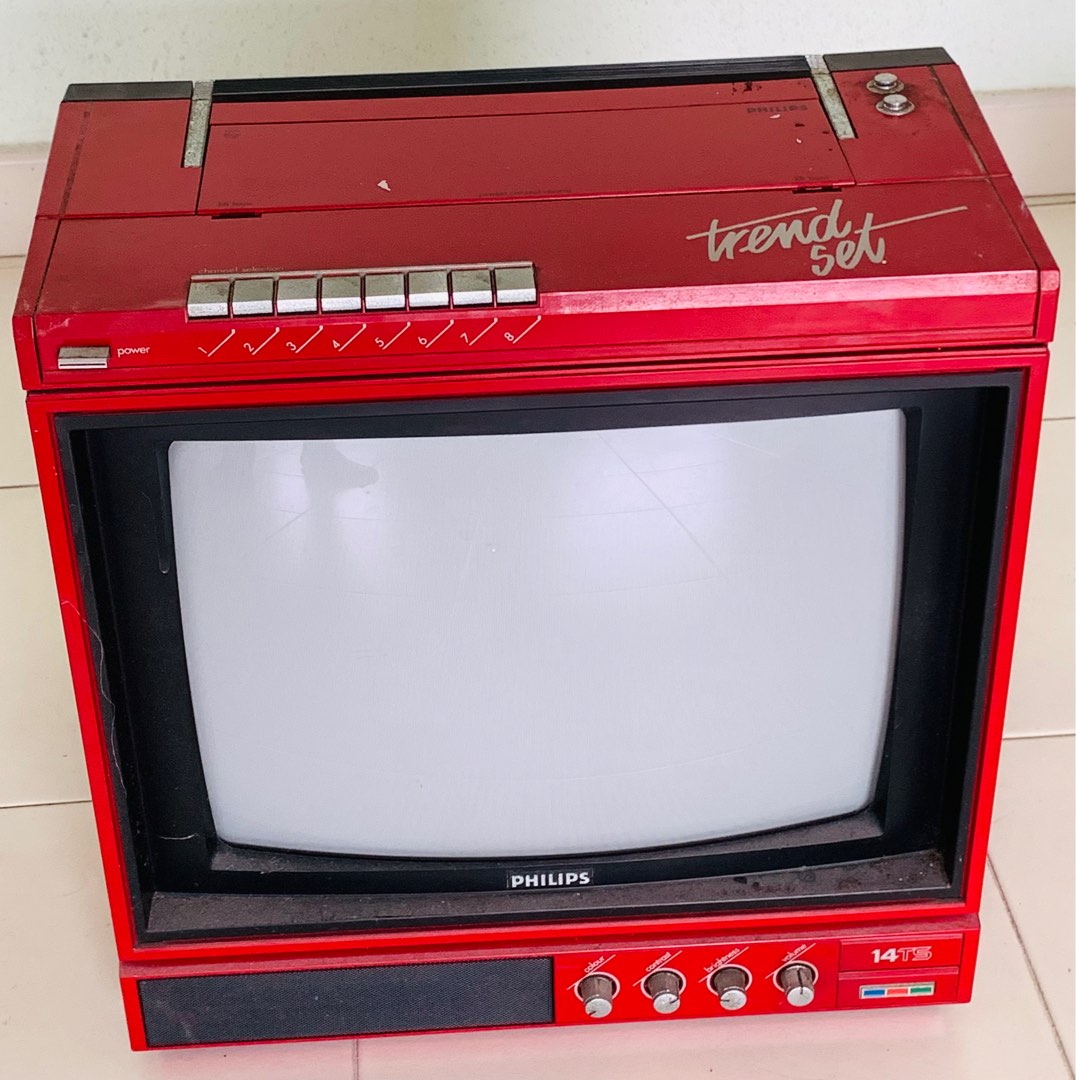 Philips TV Trendy Set, Hobbies & Toys, Memorabilia & Collectibles ...